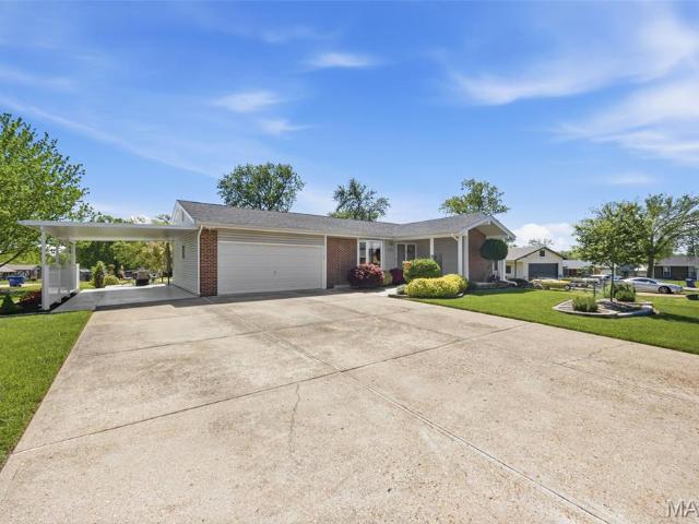 2009 Brutus Ct, Fenton, MO 63026 | MLS #26022 | Compass