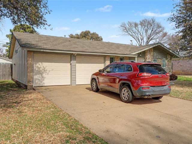 2009 Charleston Dr, Bedford, TX 76022 | MLS #21186