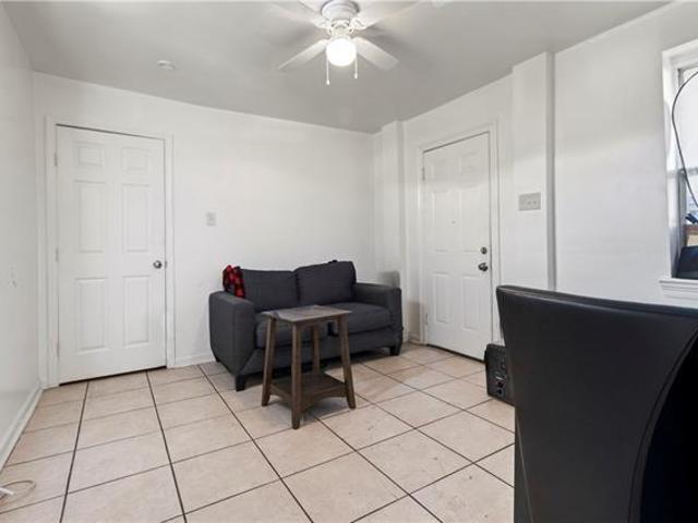 2009 Conti Street