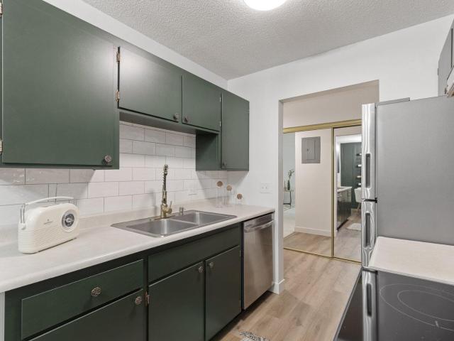 2009 E 122nd Street # C16