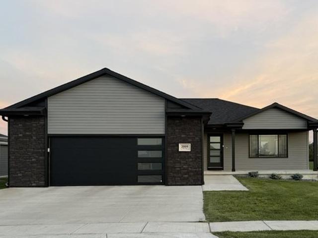 2009 E 38th St, Kearney, NE 68847