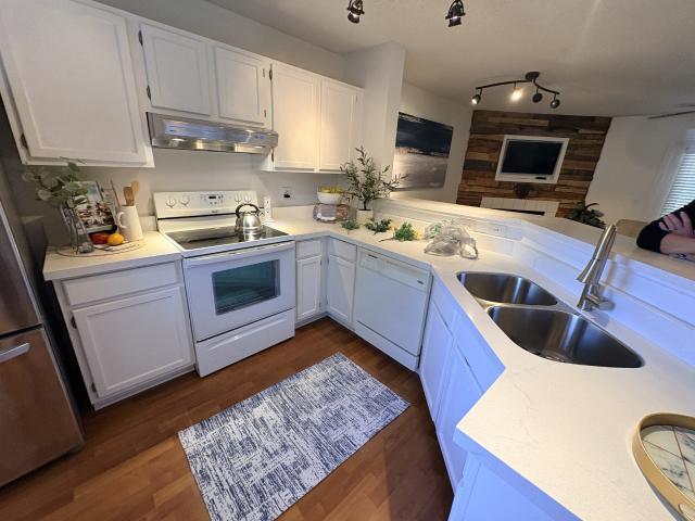 2009 Emery Ln