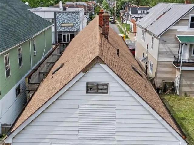2009 Genesee Street