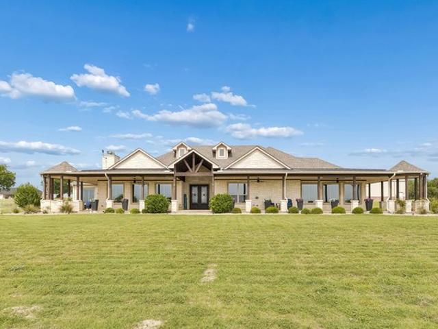 2009 Lakeshore Dr, Cleburne, TX 76033