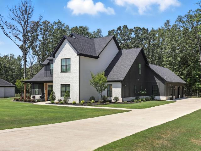 2009 Sunstone Drive