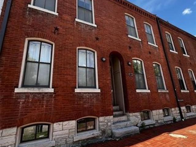 2009 S 11th St, Saint Louis, MO 63104