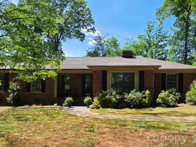 2009 Saratoga Dr, Gastonia, NC 28056