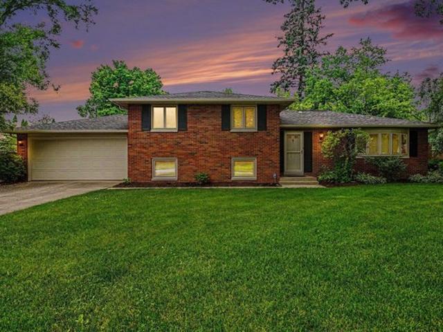 2009 Scottswood Cir, South Bend, IN 46617