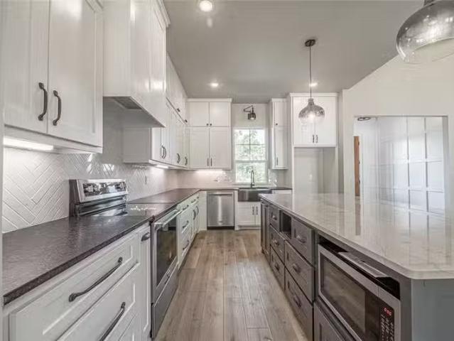 2009 Shady Creek Xing, Azle, TX 76020