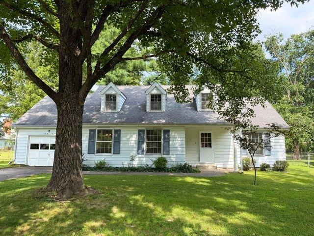 2009 W Norwood Dr, Carbondale, IL 62901