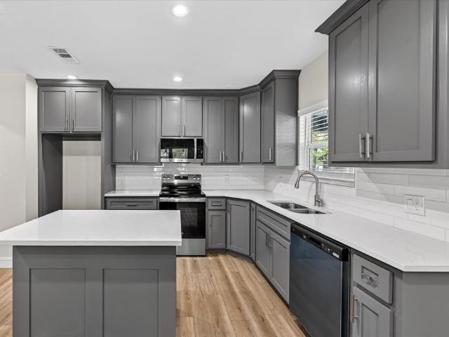 2009 W Sherman St, Paris, TX 75460 | MLS #21223