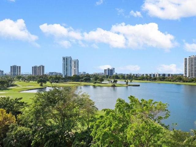 20000 E Country Club Dr #706, Aventura, FL 33180