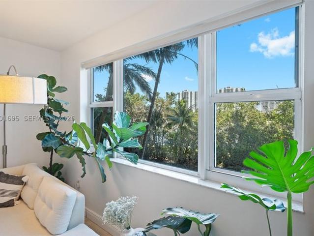 20000 E Country Club Dr Apt 314, Aventura, FL 33180