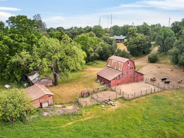 20000 Lyal Ln, Redding, CA 96002