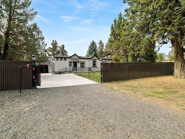 20007 Beaver Ln, Bend, OR 97703