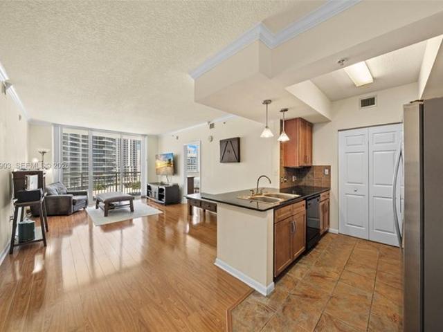 2000 N Bayshore Dr Apt 1005, Miami, FL 33137