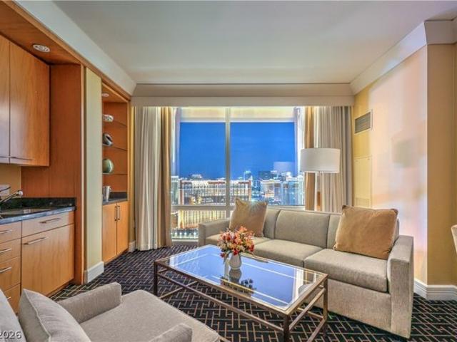 2000 N Fashion Show Dr Unit 3701, Las Vegas, NV 89109