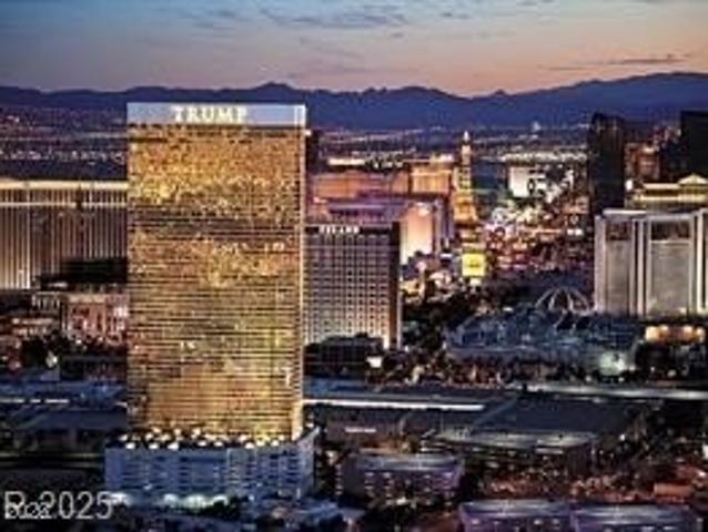 2000 N Fashion Show Dr Unit 4703, Las Vegas, NV 89109