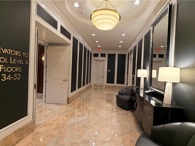 2000 N Fashion Show Drive 4227