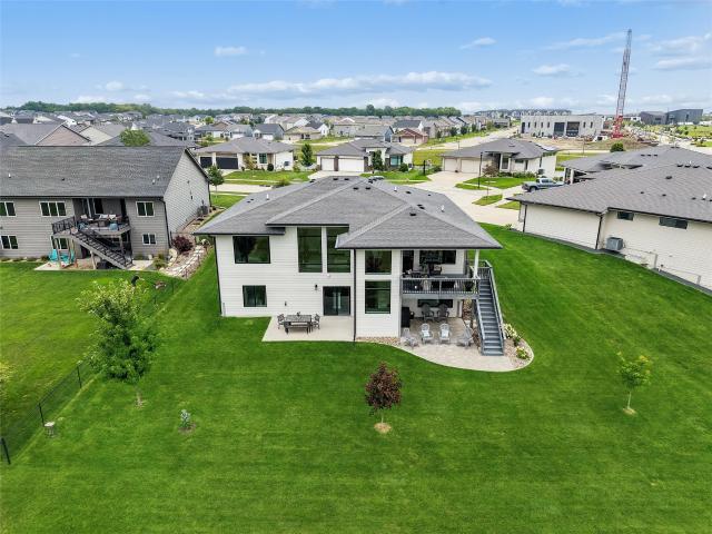2000 NE Breezy Point