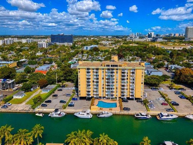 2000 NE 135th St Apt 706, North Miami, FL 33181