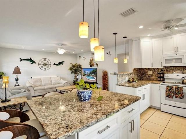 2000 NE 33rd St Unit 5, Pompano Beach, FL 33064