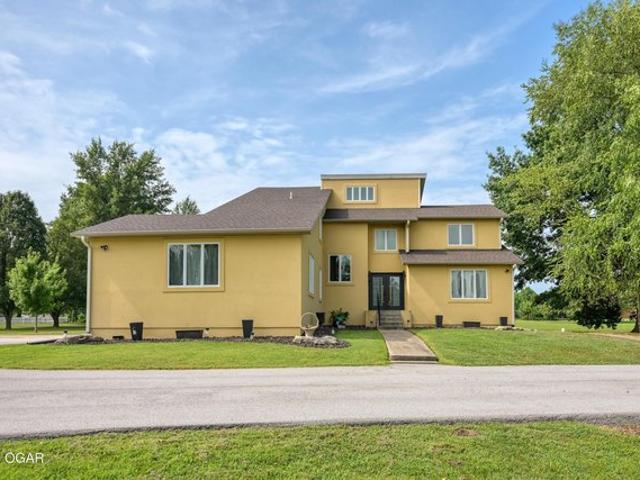 2000 Amber Ln, Carthage, MO 64836