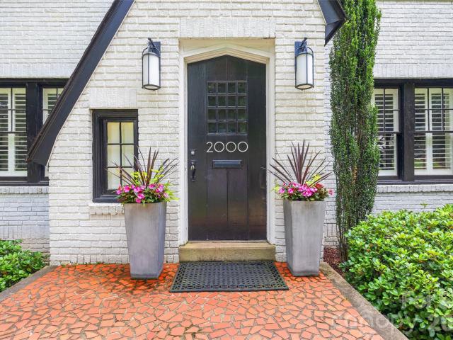2000 Beverly Drive