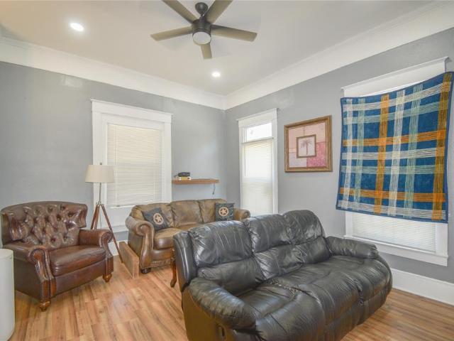 2000 Bosque Boulevard