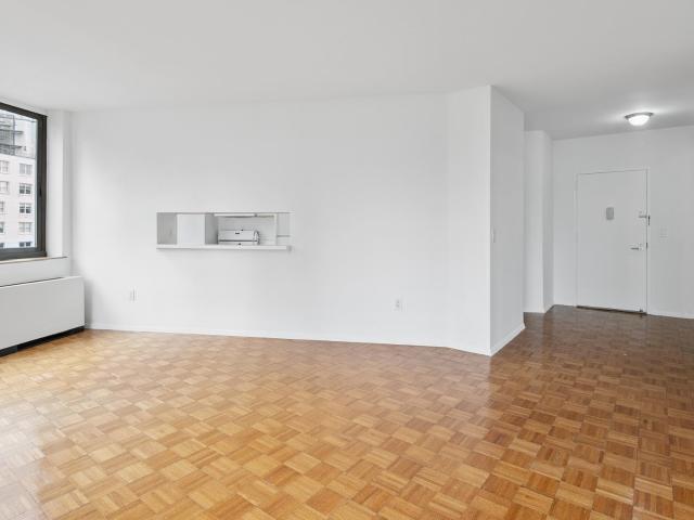 2000 broadway 11f
