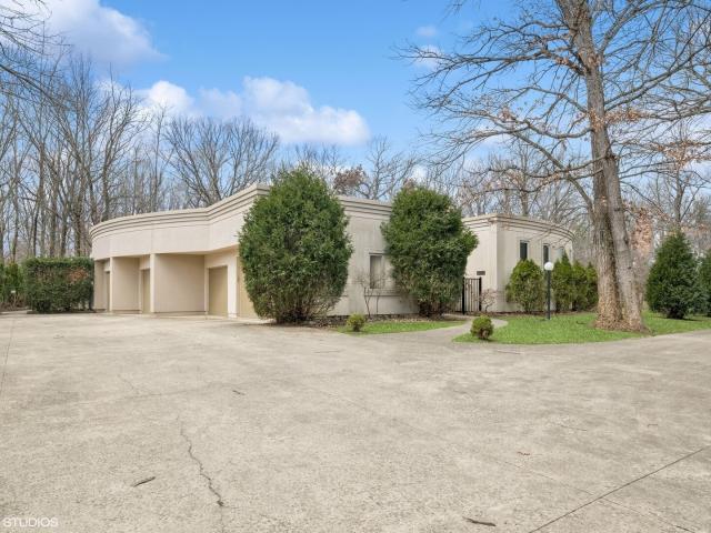 2000 Clendenin Lane, Riverwoods, US, IL
