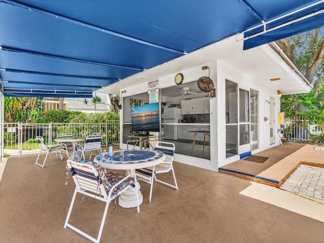 2000 Diana Dr, Unit 207, Hallandale Beach, FL 33009 | MLS #B26015
