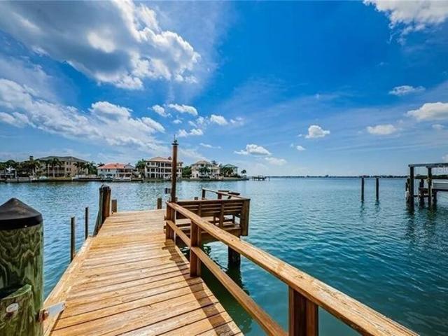 2000 Dolphin Blvd S, Saint Petersburg, FL 33707