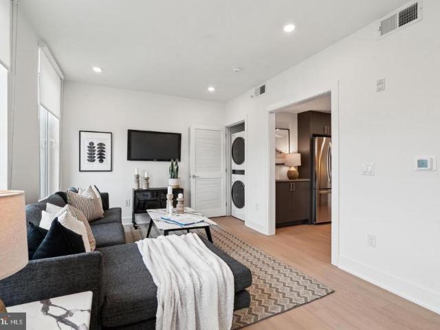 2000 Dreer Street # 303