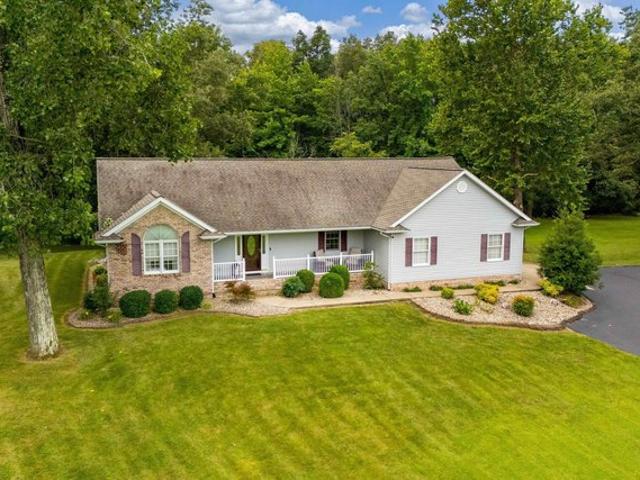 2000 Emily Ln, Marion, IL 62959