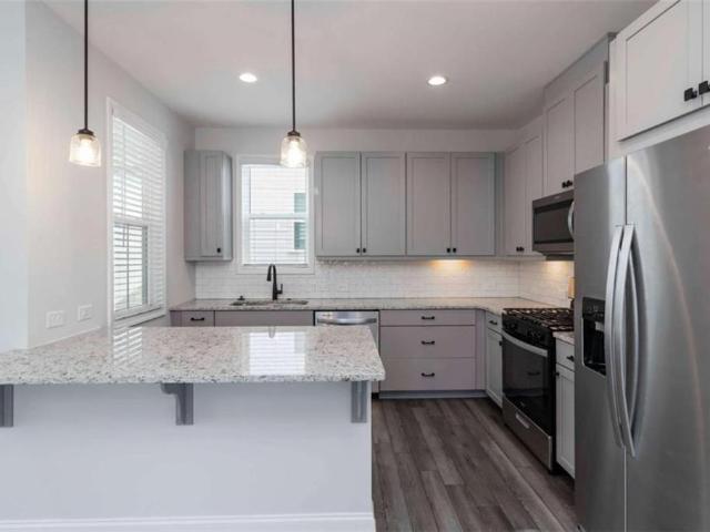 2000 Harvest Pond Circle 2094 BRAMBLE