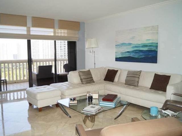 2000 Island Blvd #1610, Aventura, FL 33160