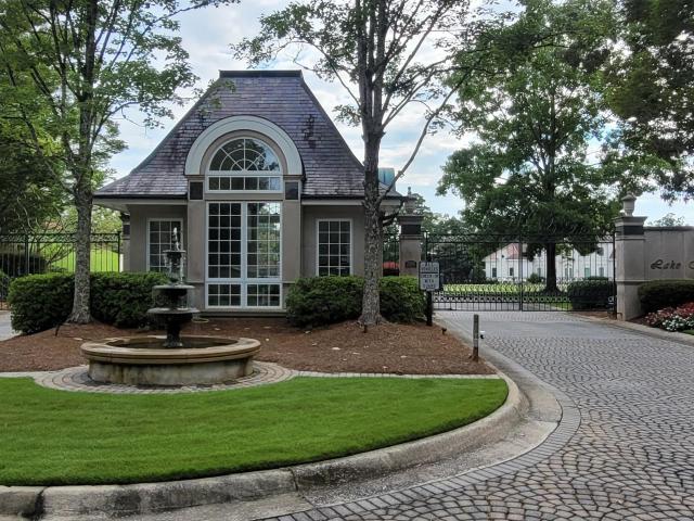 2000 Lake Heather Drive