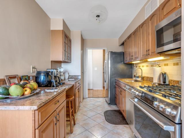 2000 Linwood Unit# 9J, Fort Lee, US, NJ