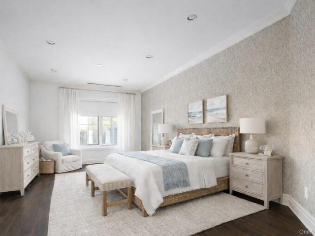 2000 Royal Ct, Unit 2109, North Hills, NY 11040 | MLS #949598 | Compass
