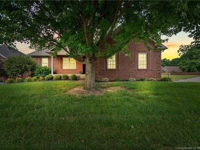 2000 Sterling Oaks Dr, Sellersburg, IN 47172