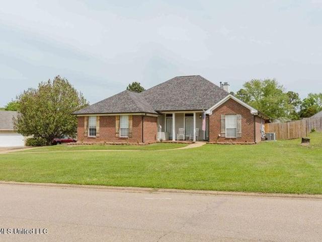 2000 Stonehendge Dr, Brandon, MS 39042