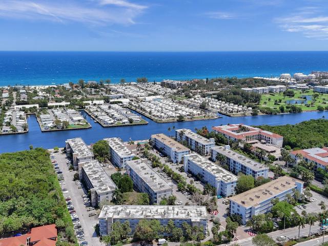 2000 S Federal Hwy, Boynton Beach, FL 33435 | MLS #R11131 | Compass