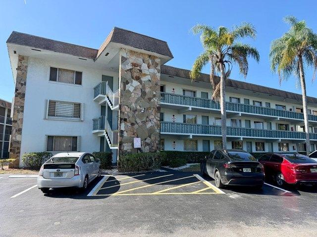 2000 Springdale Blvd Apt 102, Palm Springs, FL 33461