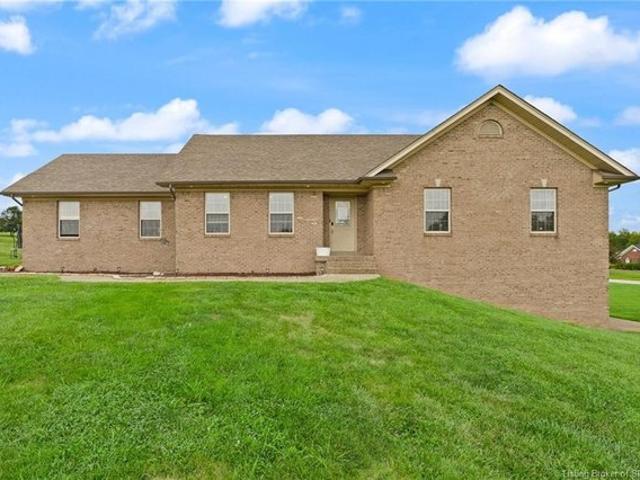 2000 W Oak Valley Ct, Georgetown, IN 47122