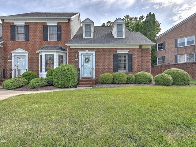 2000 W Manor Ct Unit 2000, Kingsport, TN 37660