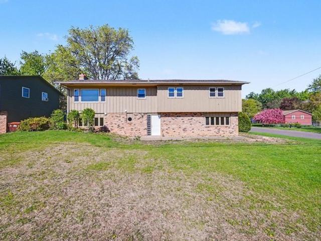 2000 Westview Dr, Hastings, MN 55033