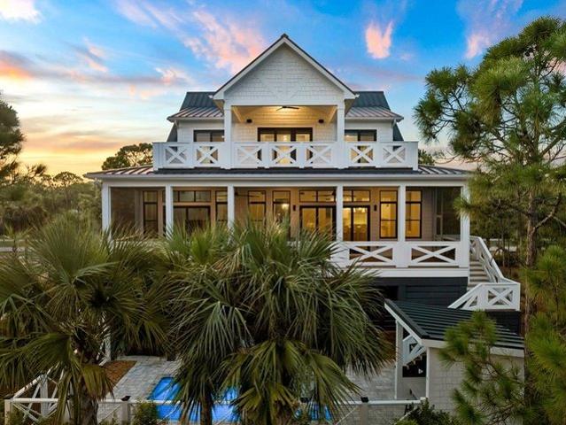 2000 Whelk Way, Saint George Island, FL 32328