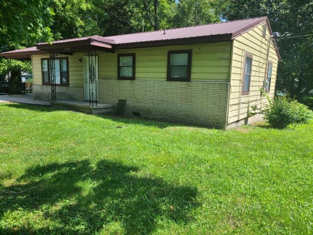 2000 Young Road SE