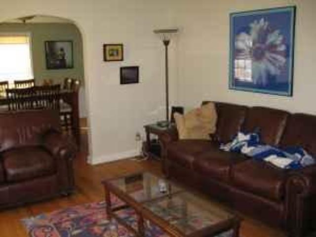 $2000 / 4br Lovely 4 Bedroom Cape on River Farmington/Unionville